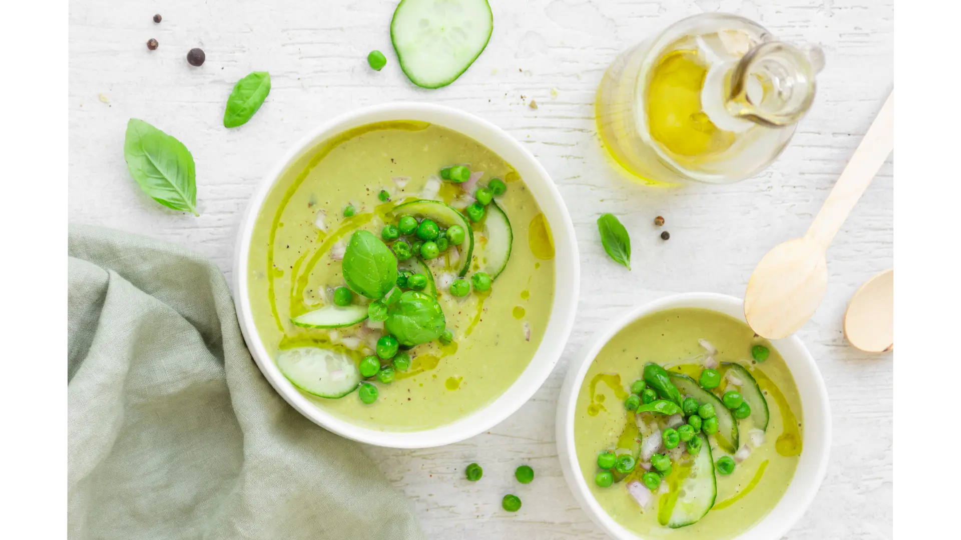 Green gazpacho with edamame soybeans and peas - Orogel recipes